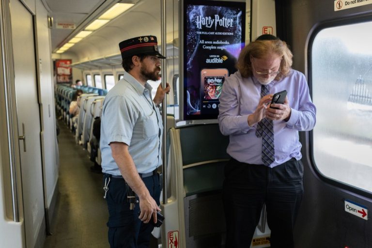 LIRR Strike Threat Riles Up Commuters Ahead of Weekend Deadline - New ...