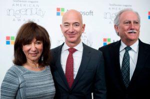 Bezos Family Foundation’s $100M Gift to NYC’s Robin Hood Honors Jackie ...